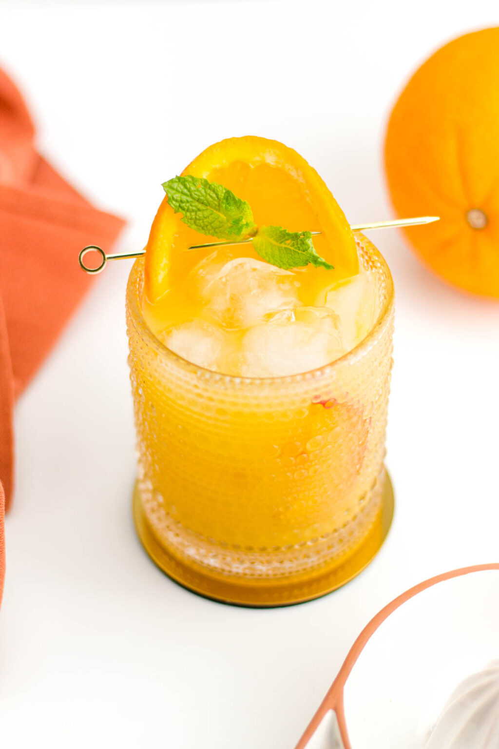 17+ Refreshing Peach Cocktails to Make at Home