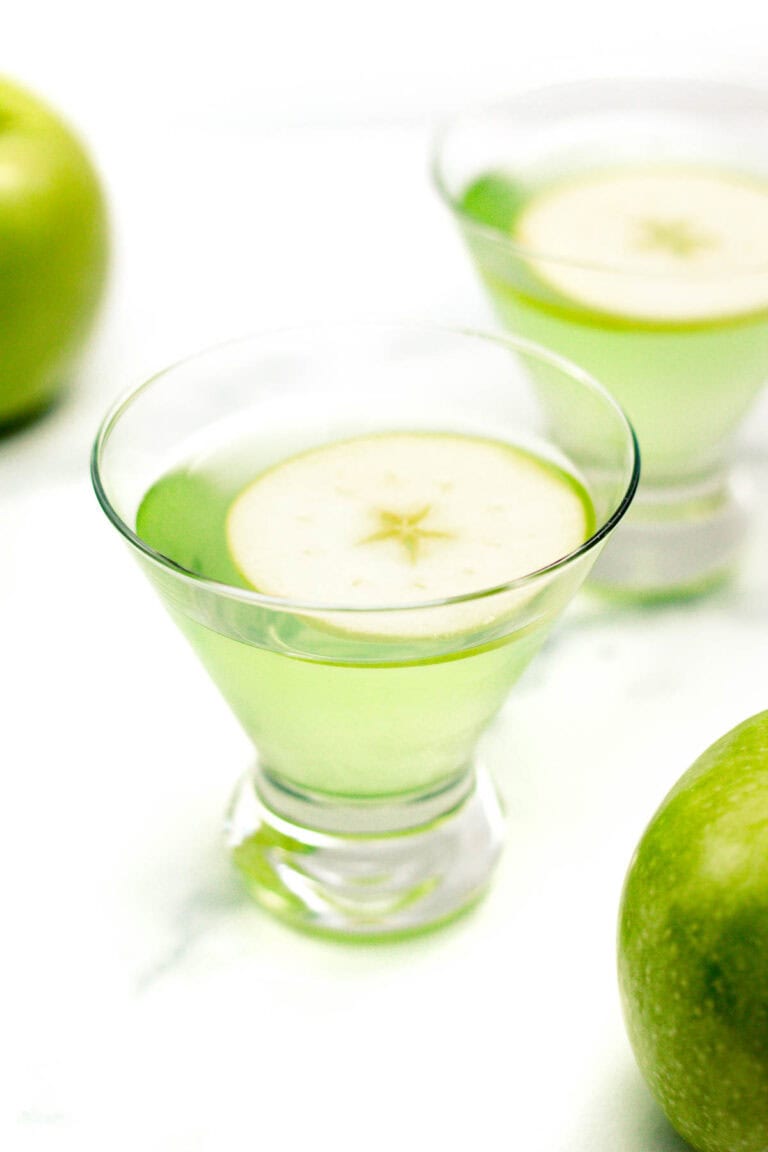15+ Green-Themed Cocktails for Every Occasion