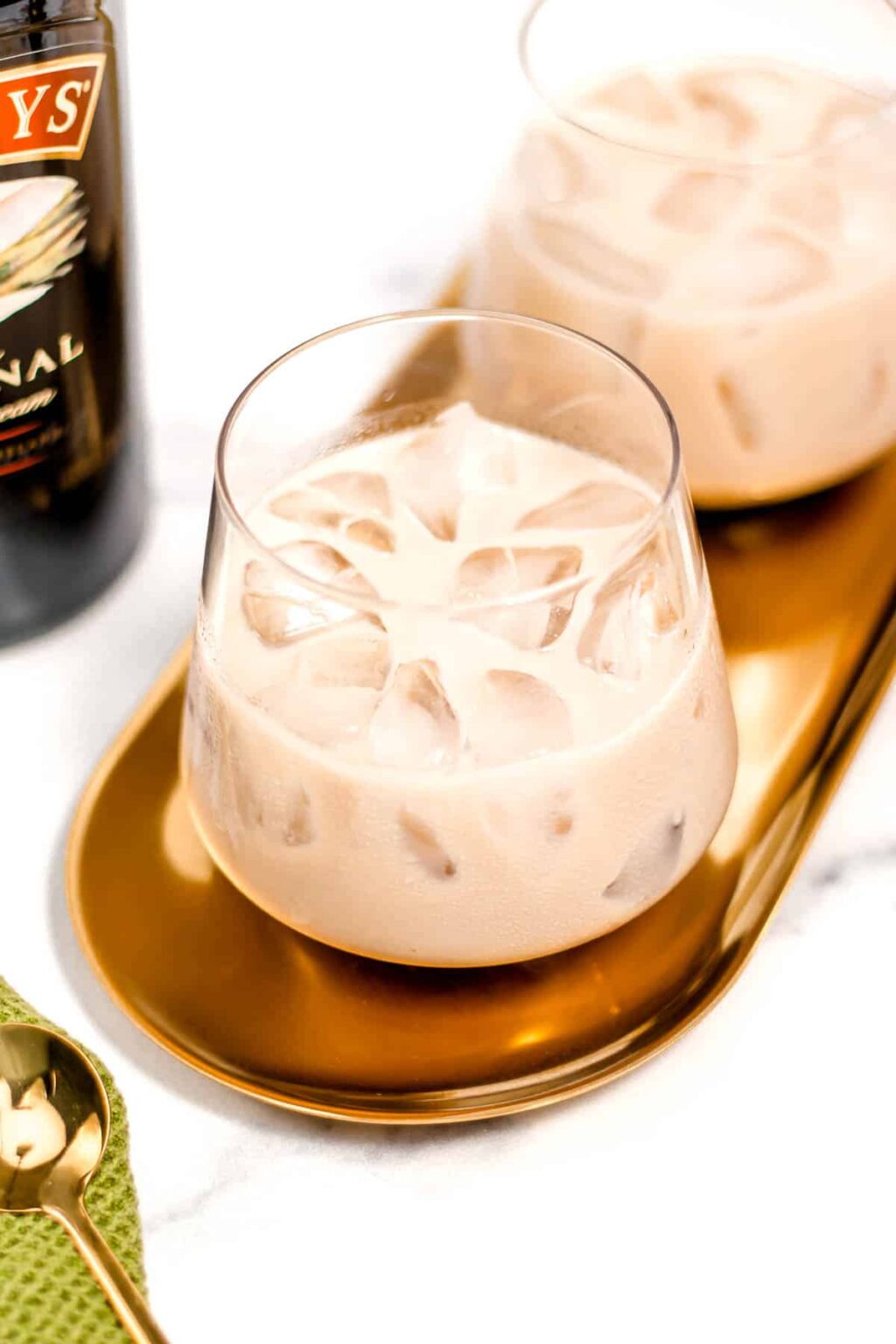 Baileys Cocktails: 11+ Irish Cream Drinks You'll Love to Make & Sip