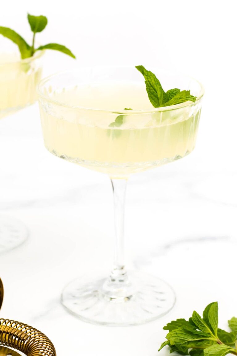 25 Aesthetic Drinks that are (Almost) Too Pretty to Sip