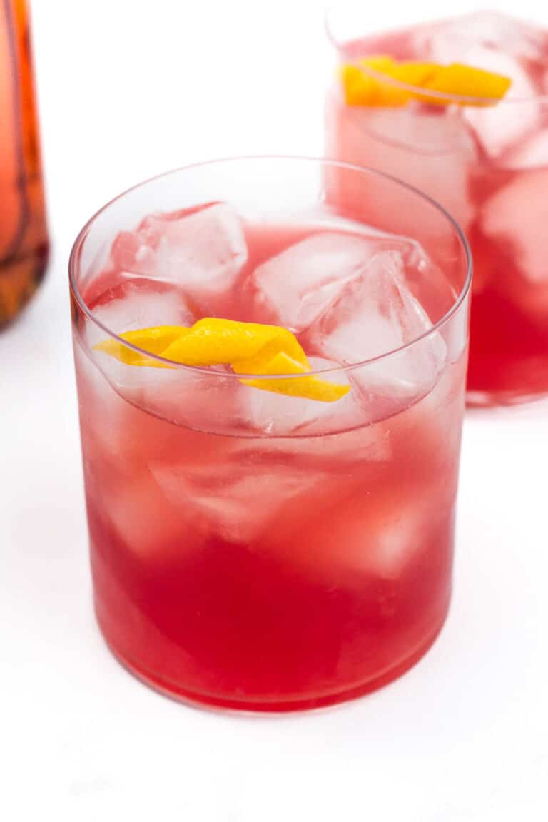 25+ Easy & Cozy Bourbon Drinks to Make at Home
