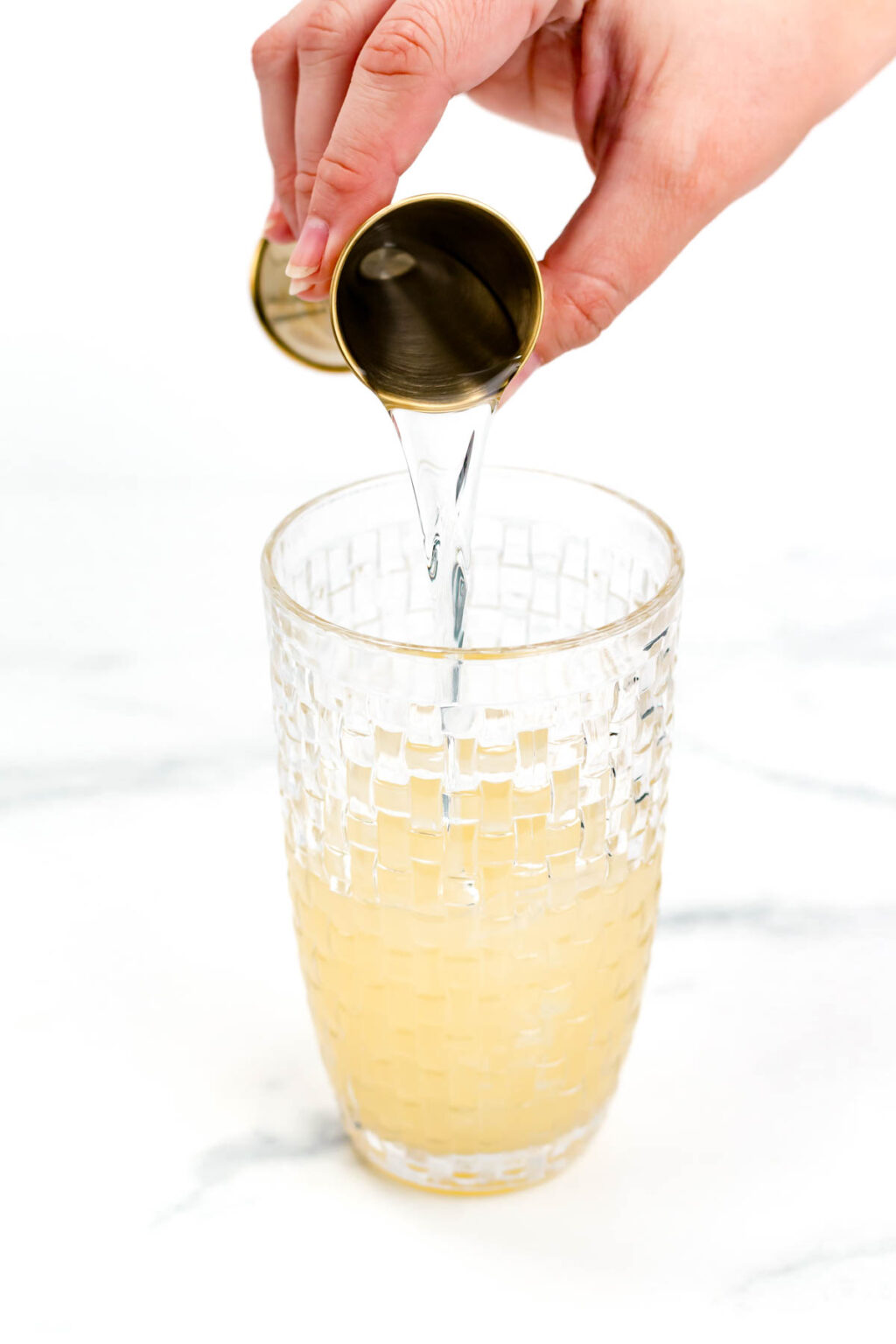 Classic Cosmopolitan Drink Recipe (Just Like Carrie Bradshaw's ...