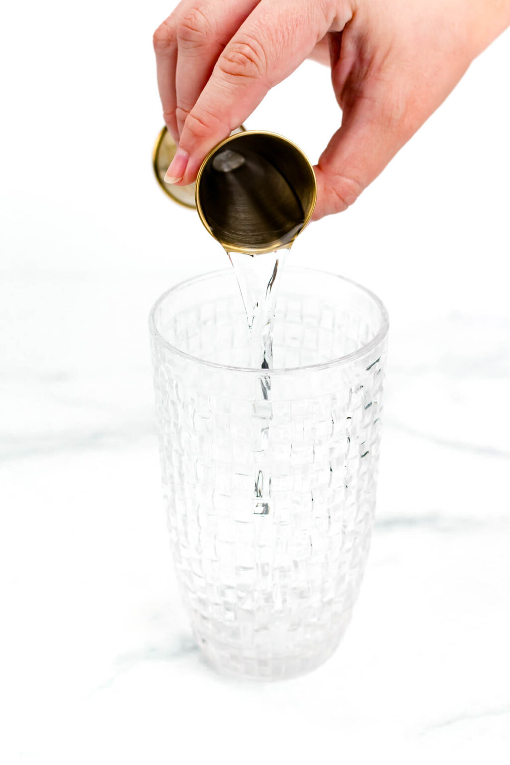 Classic Cosmopolitan Drink Recipe (Just Like Carrie Bradshaw's ...