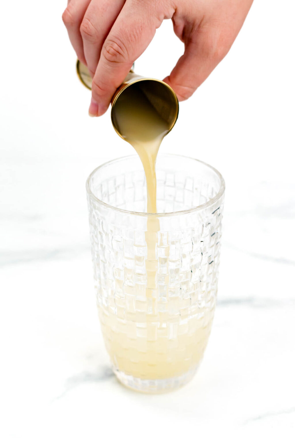 Classic Cosmopolitan Drink Recipe (Just Like Carrie Bradshaw's ...