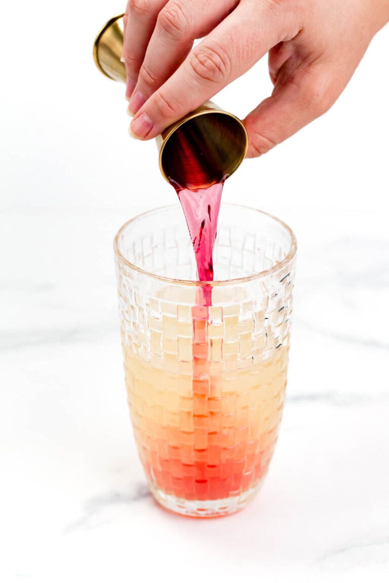 Classic Cosmopolitan Drink Recipe (Just Like Carrie Bradshaw's ...