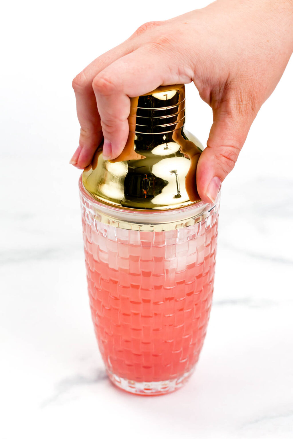 Classic Cosmopolitan Drink Recipe (Just Like Carrie Bradshaw's ...