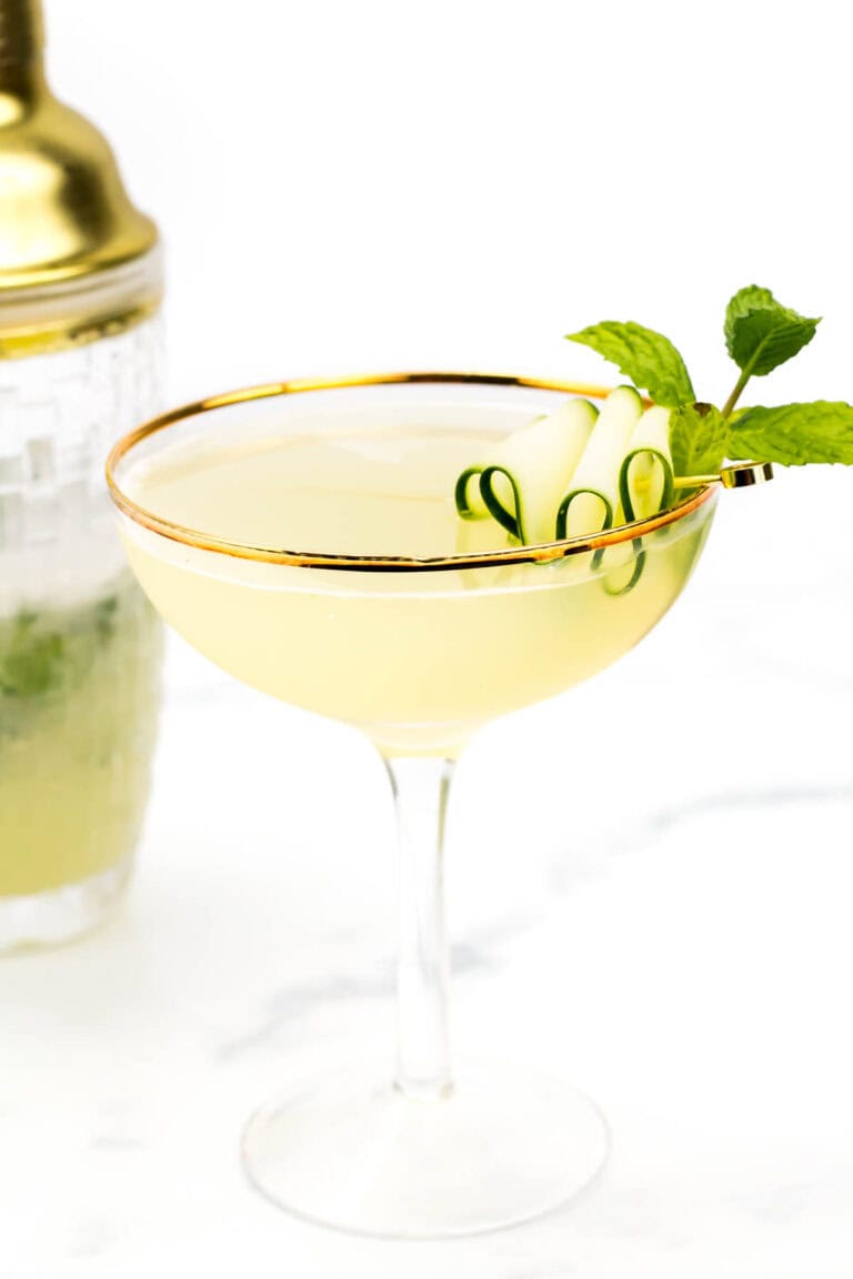 10+ Wedding & Bridal Shower Drinks the Bride-to-Be Will Love