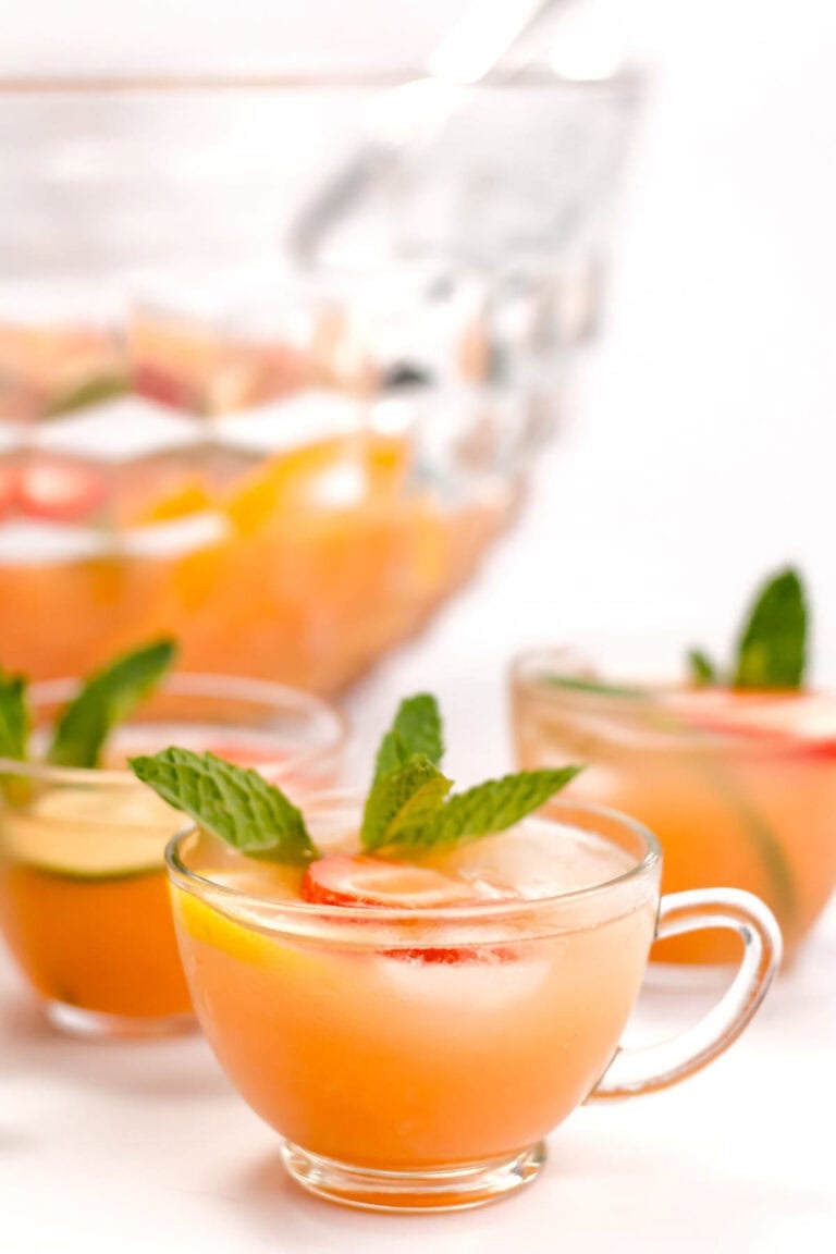 25+ Easy Batch Cocktails for Parties