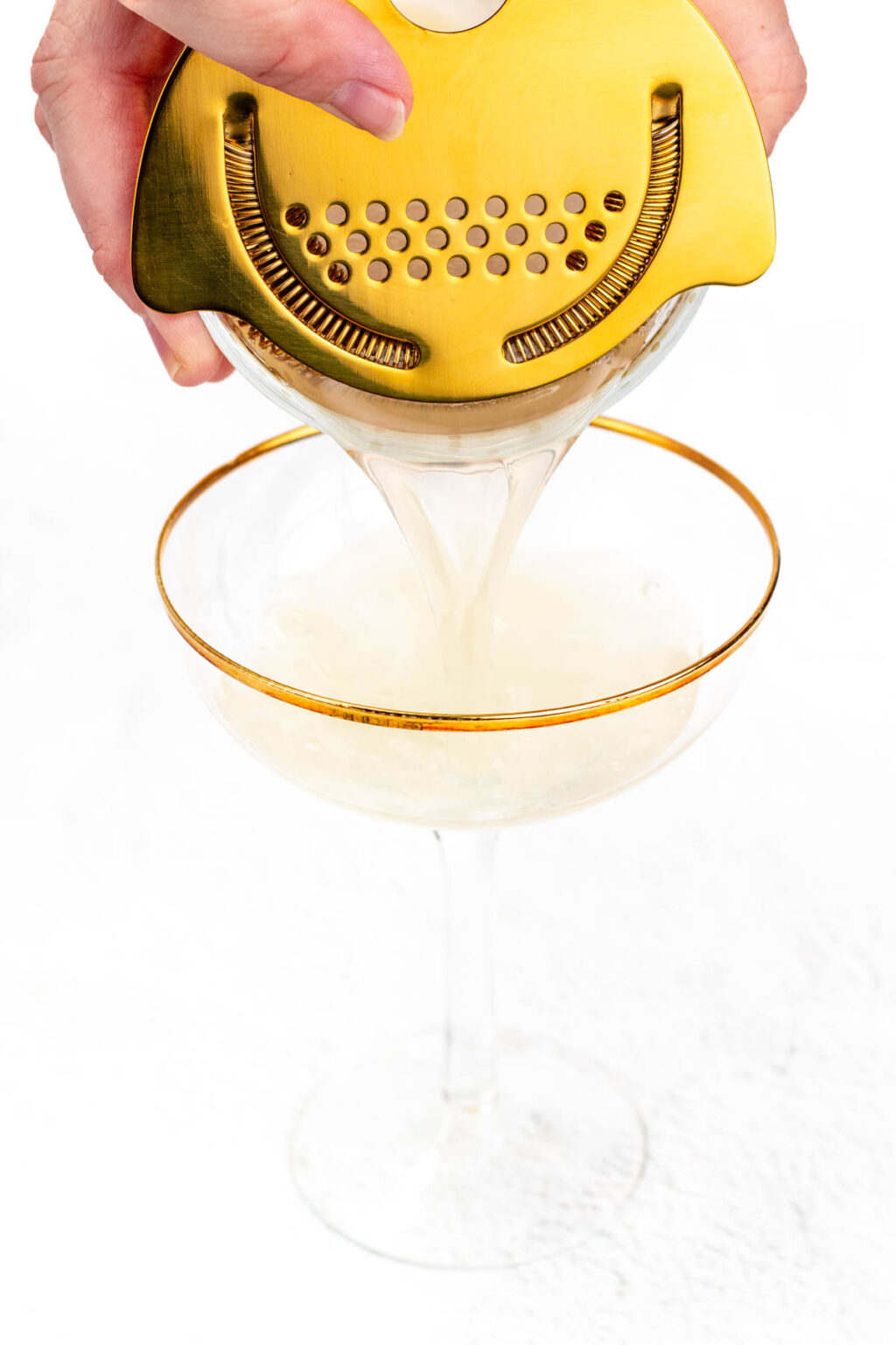 Classic Bee's Knees Cocktail Recipe (With Gin, Lemon & Honey) | Feast ...